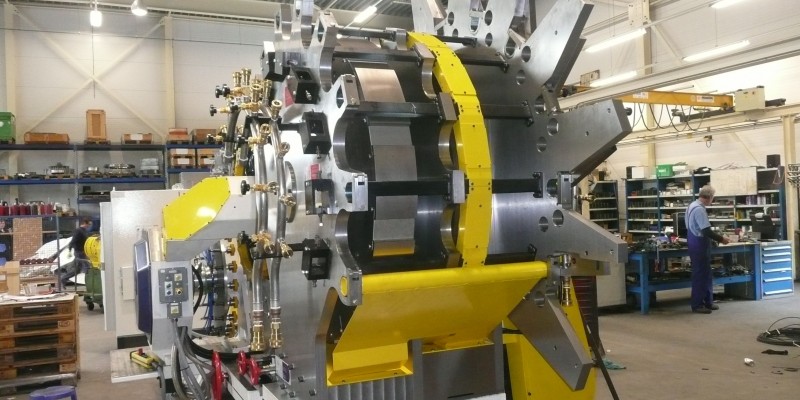 Belvac (Rosario Can Technology) levert 26 ton zware machine om blikjes ...